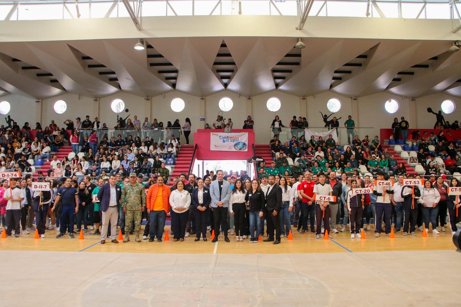 El alcalde de Calvillo Daniel Romo Urrutia y Adriana Ochoa, Líder de la ...